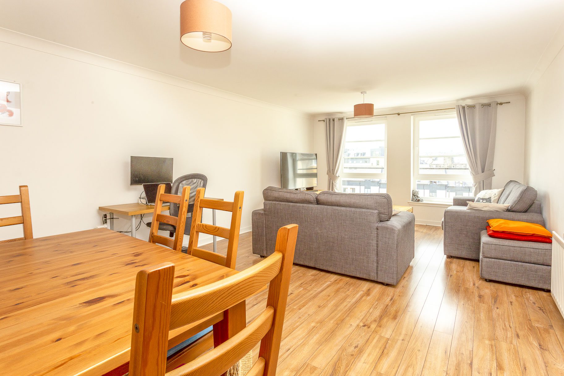 5/12 Powderhall Rigg, Broughton, Edinburgh EH7 4GA - Cameron Stephen and Co